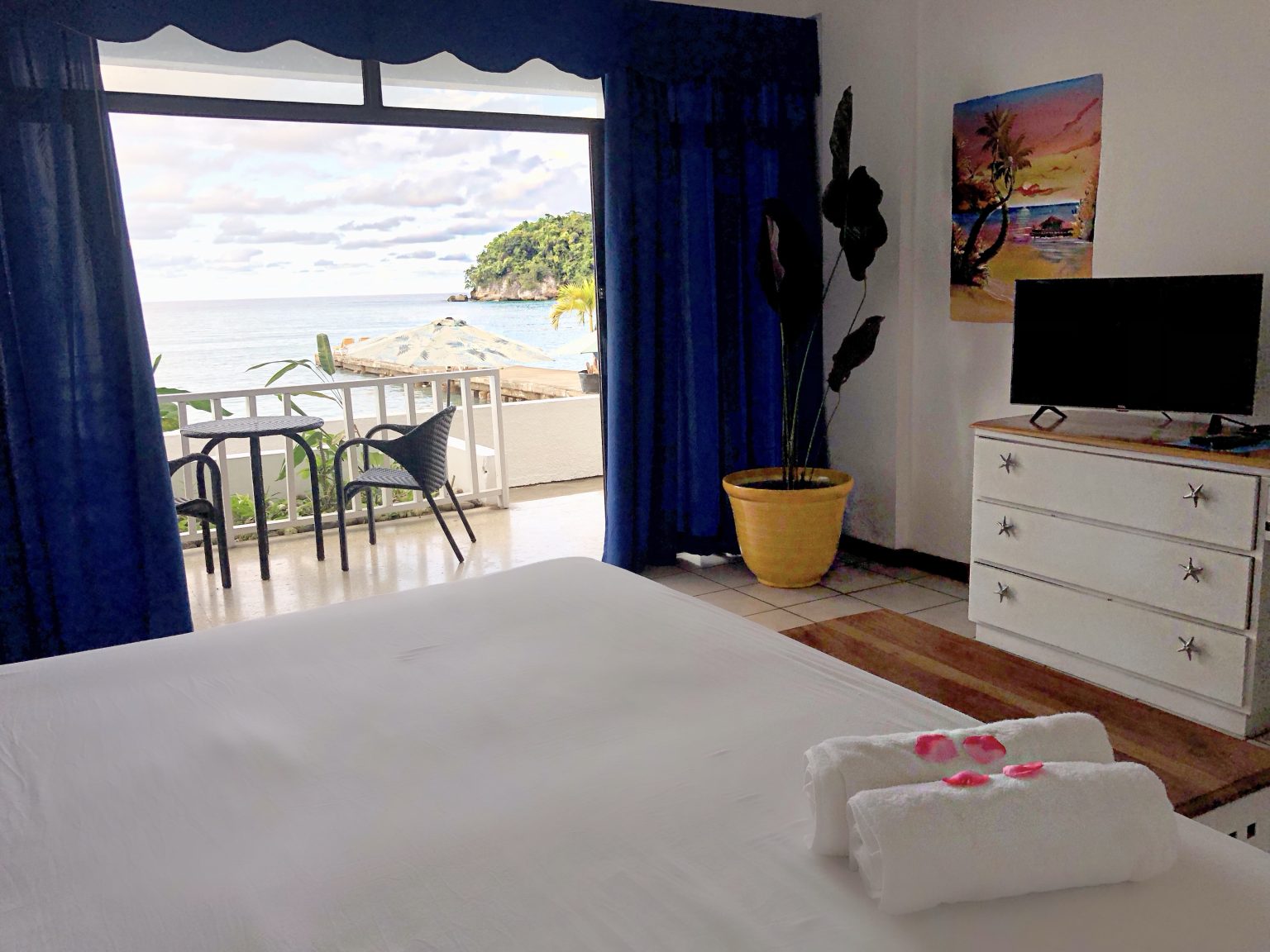 Premium Suite - Sand And Tan Beach Hotel